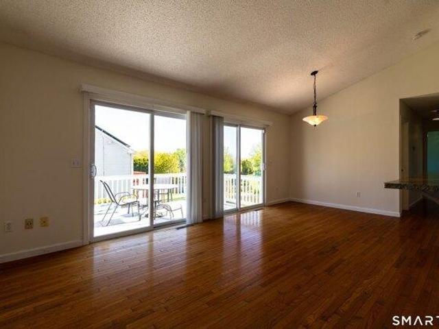 house with 3 bedroom, Groton CT ES104542301
