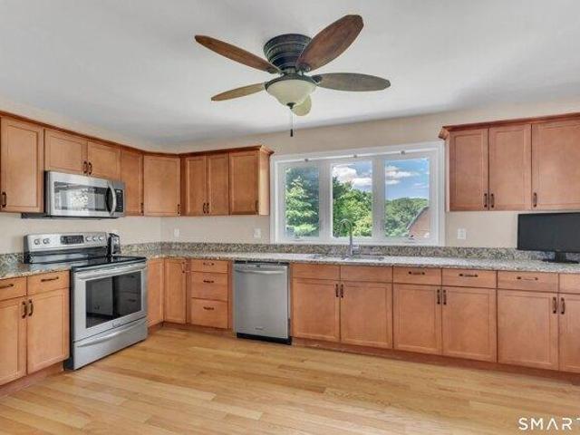 house with 3 bedroom, Groton CT ES104720252