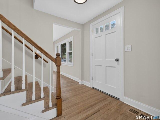 house with 3 bedroom, Groton CT ES104116181