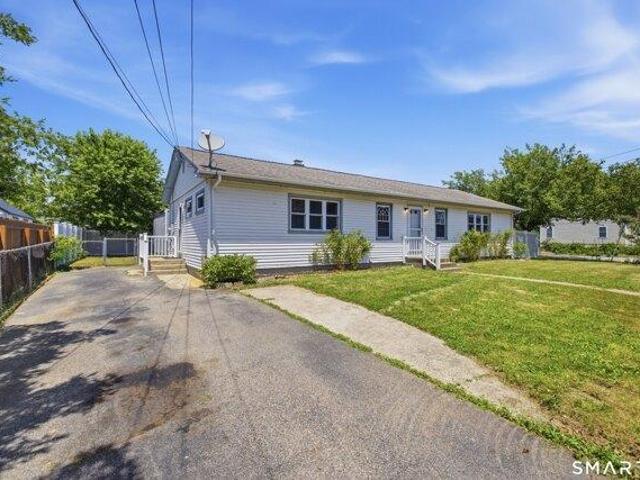 house with 3 bedroom, Groton CT ES104351394