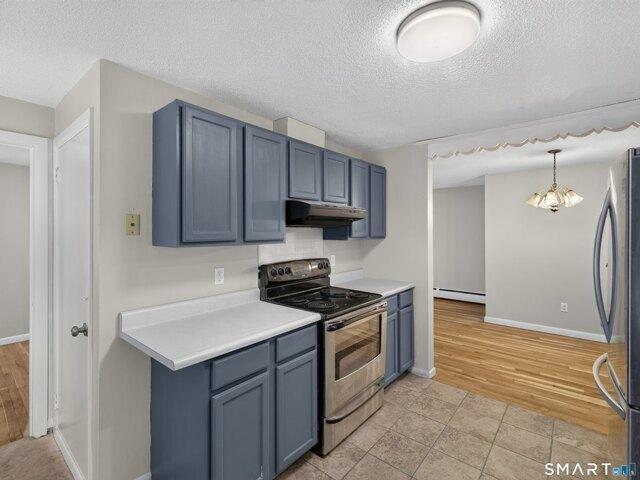 house with 3 bedroom, Groton CT ES105123465