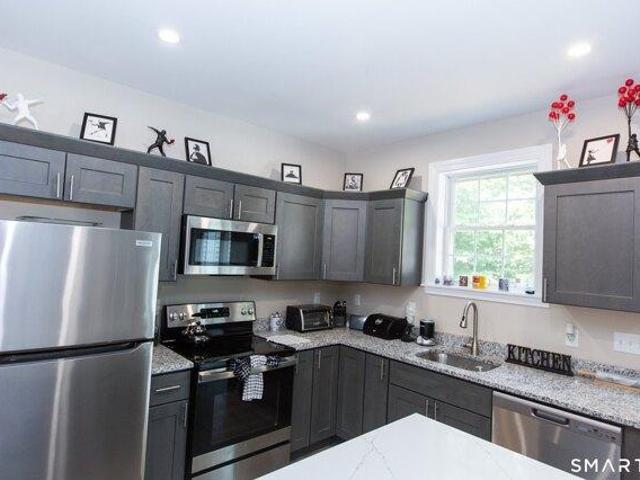 house with 3 bedroom, Groton CT ES105156984