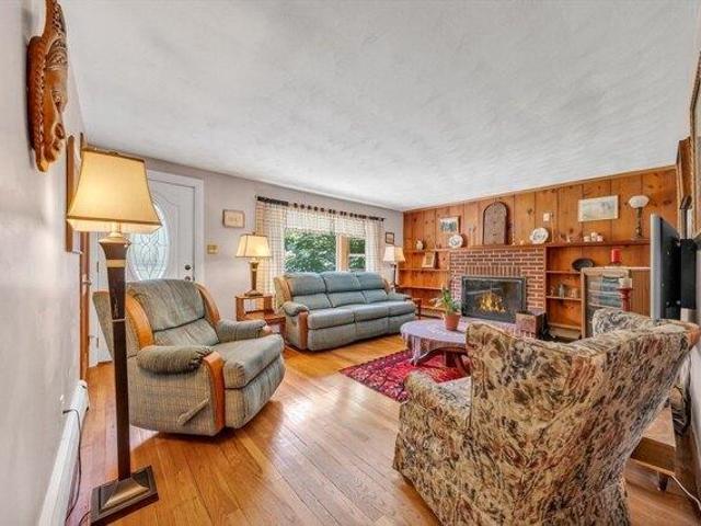 house with 3 bedroom, Groton MA ES103432332