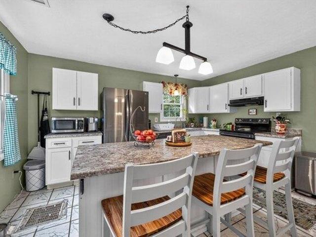 house with 3 bedroom, Groton MA ES105096230