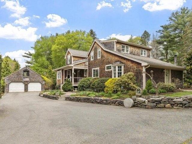house with 3 bedroom, Groveland MA DLS102922516