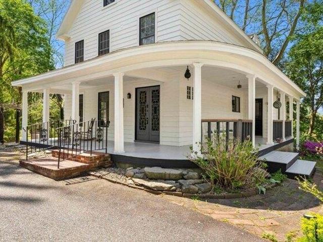 house with 3 bedroom, Groveland MA DLS103017936