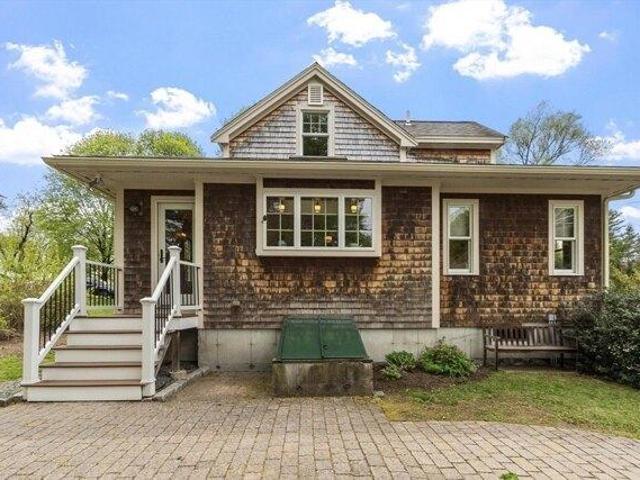 house with 3 bedroom, Groveland MA ES102922516