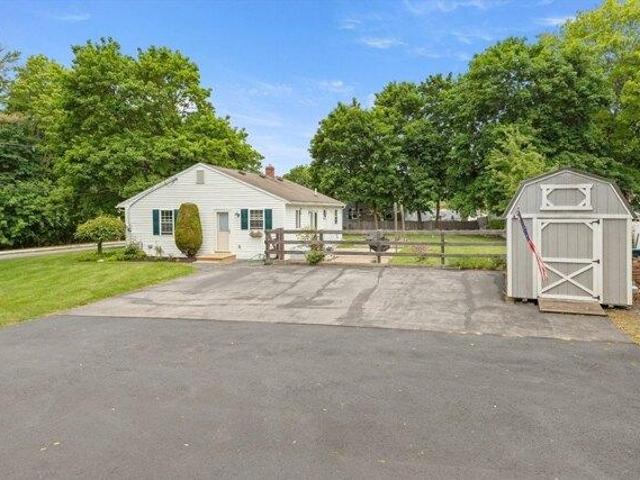 house with 3 bedroom, Groveland MA ES103497899