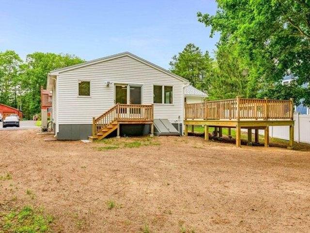 house with 3 bedroom, Groveland MA ES103071570