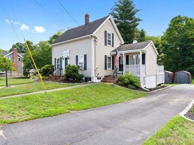 house with 3 bedroom, Groveland MA ES104233923