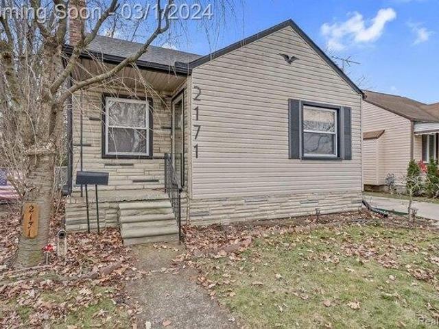 house with 3 bedroom, Grosse Pointe Woods MI DLS88247343