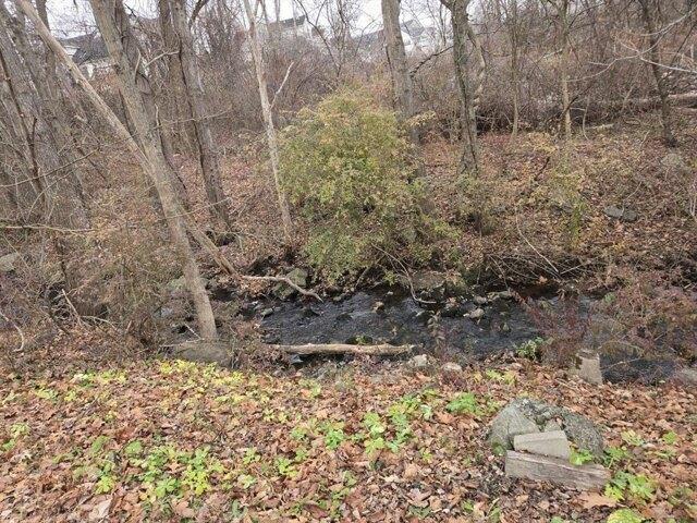 house with 3 bedroom, Grafton MA DLS102064214