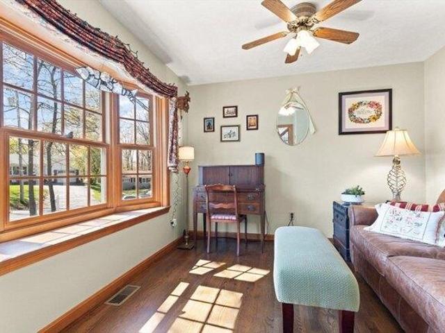 house with 3 bedroom, Grafton MA DLS102634662