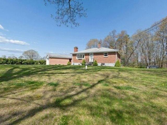 house with 3 bedroom, Grafton MA DLS102801146
