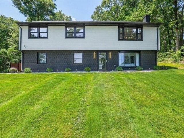 house with 3 bedroom, Grafton MA DS104116239