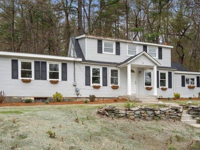 house with 3 bedroom, Grafton MA DS102922110