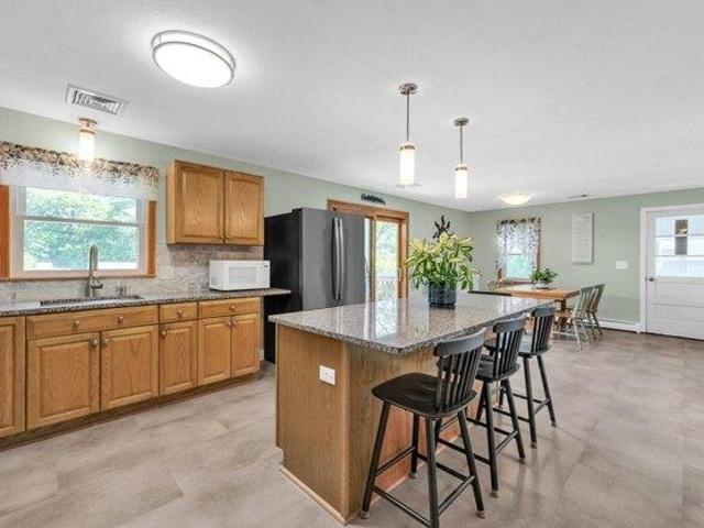 house with 3 bedroom, Grafton MA DS103020832