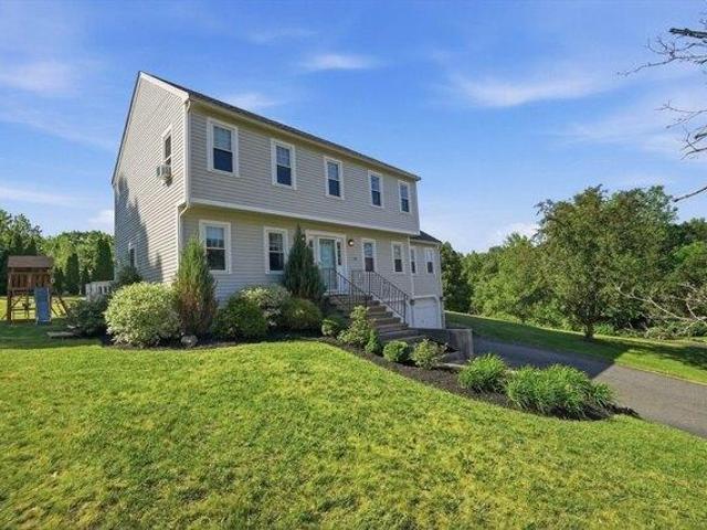 house with 3 bedroom, Grafton MA ES104007494