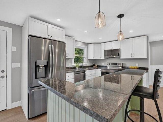 house with 3 bedroom, Grafton MA ES105059455