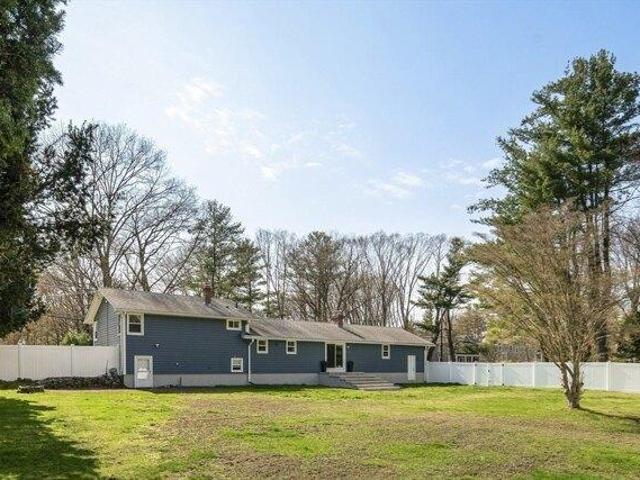 house with 3 bedroom, Grafton MA ES102823481