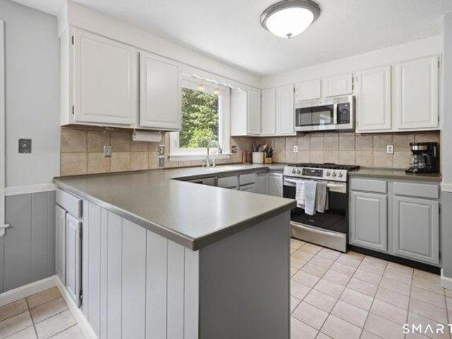 house with 3 bedroom, Granby CT ES105144361