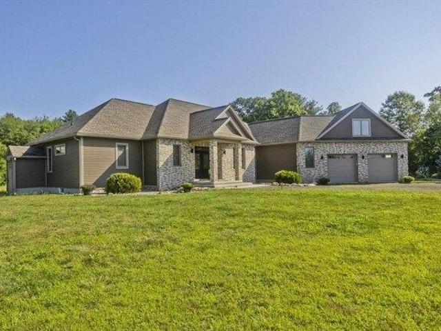 house with 3 bedroom, Granby MA DS102063064