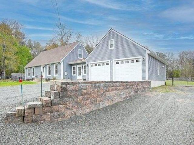 house with 3 bedroom, Granby MA DS102370900