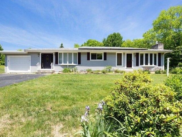 house with 3 bedroom, Granby MA DS103222323