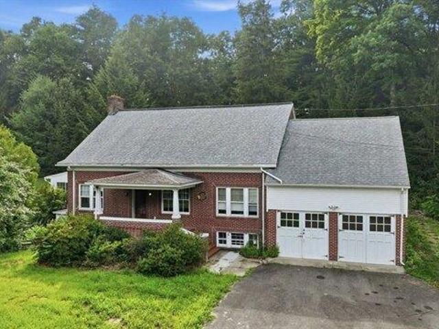 house with 3 bedroom, Granby MA DS104153047