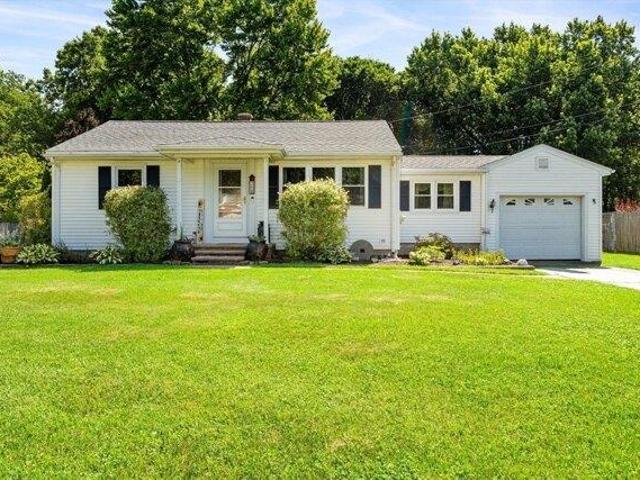house with 3 bedroom, Granby MA ES104760692