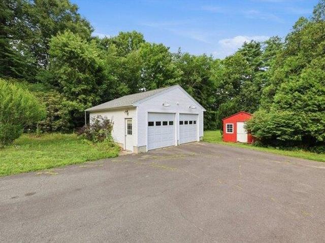 house with 3 bedroom, Granby MA ES104848390