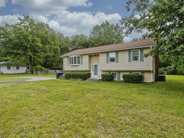 house with 3 bedroom, Granby MA ES105125265