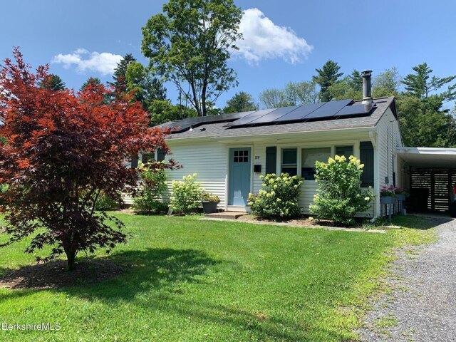 house with 3 bedroom, Great Barrington MA DLS102089041