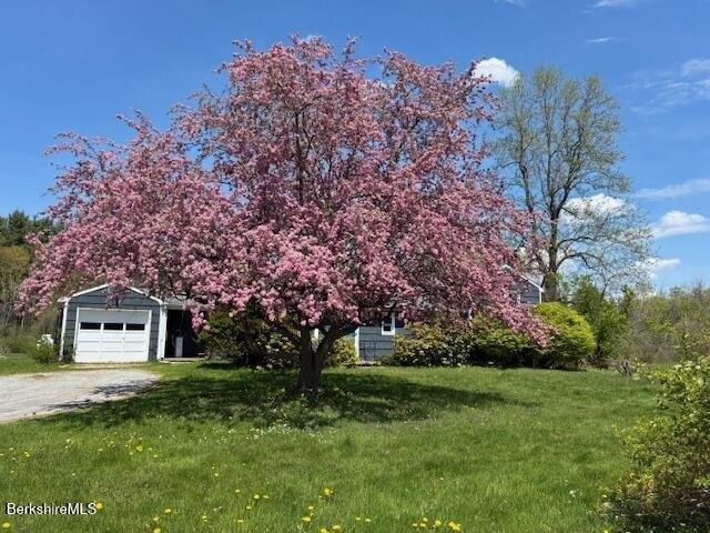 house with 3 bedroom, Great Barrington MA DLS103035242
