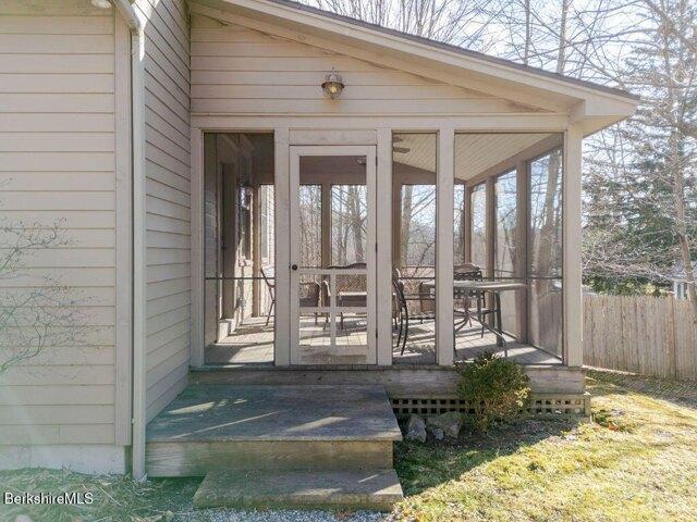 house with 3 bedroom, Great Barrington MA ES104541253
