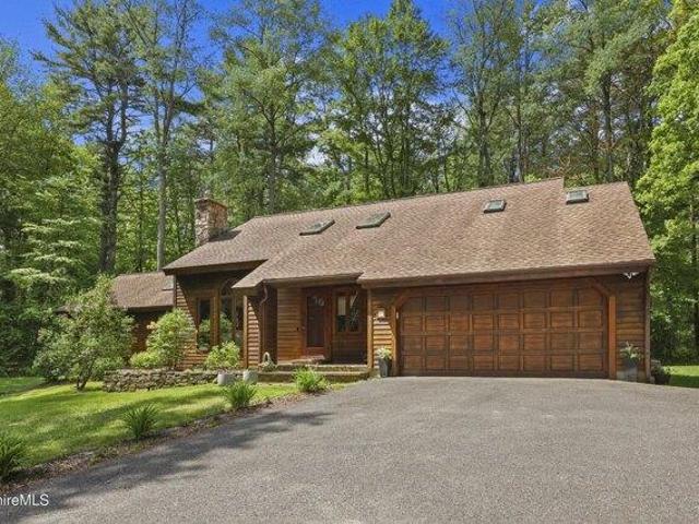 house with 3 bedroom, Great Barrington MA ES103017404