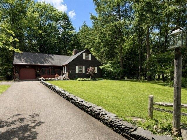 house with 3 bedroom, Greenfield MA DS104113685