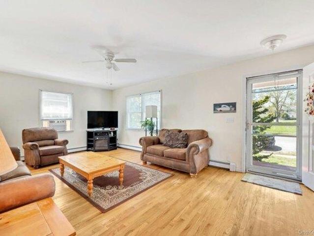 house with 3 bedroom, Greenport NY DS103599885