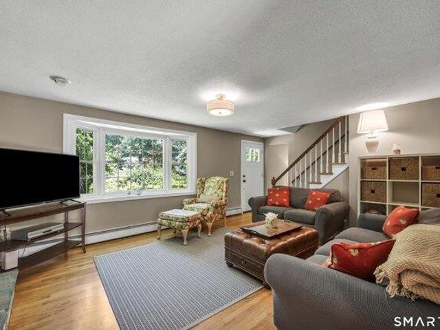 house with 3 bedroom, Guilford CT ES105204664