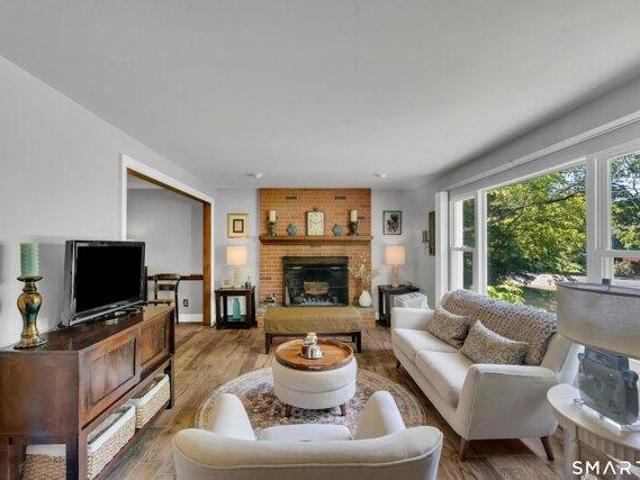 house with 3 bedroom, Hamden CT DLS103126744