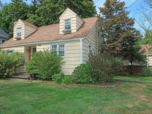 house with 3 bedroom, Hamden CT ES102824238