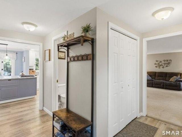 house with 3 bedroom, Hamden CT ES104408734