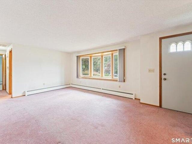house with 3 bedroom, Hamden CT ES104444385