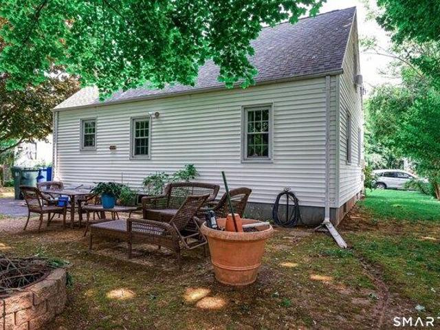 house with 3 bedroom, Hamden CT ES104808262