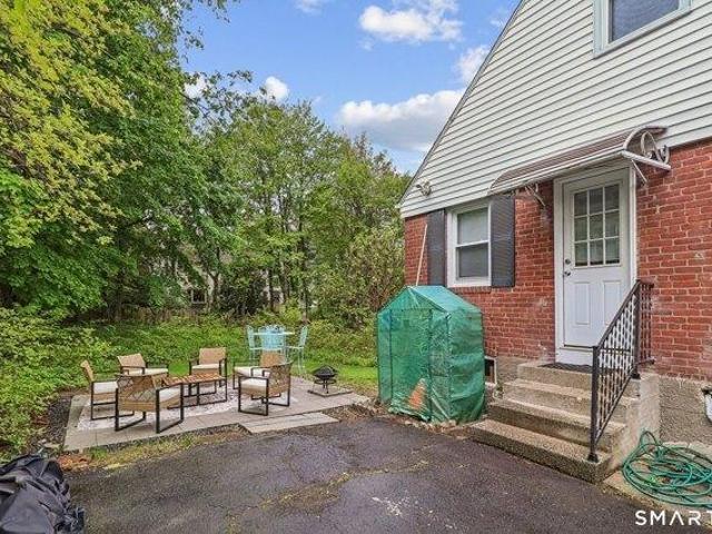 house with 3 bedroom, Hamden CT ES104835766