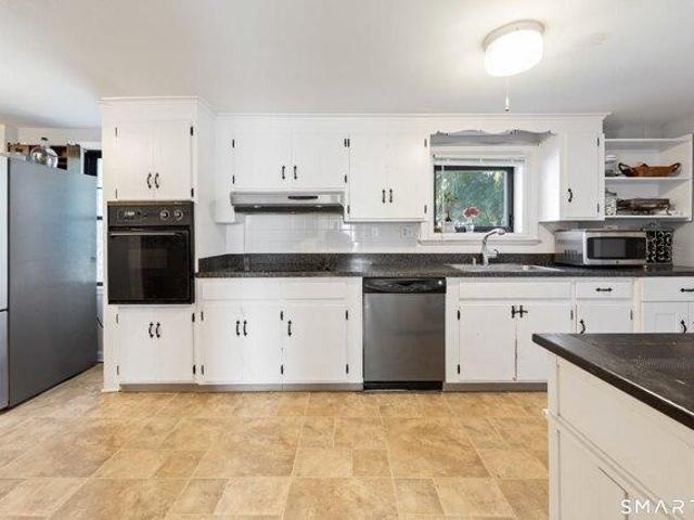 house with 3 bedroom, Hamden CT ES104920601