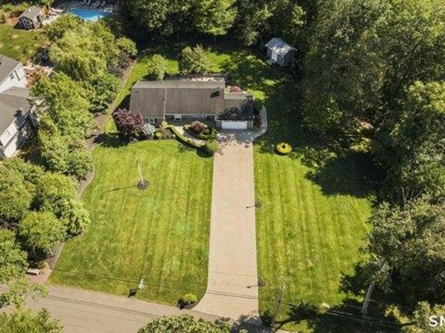 house with 3 bedroom, Hamden CT ES104152068