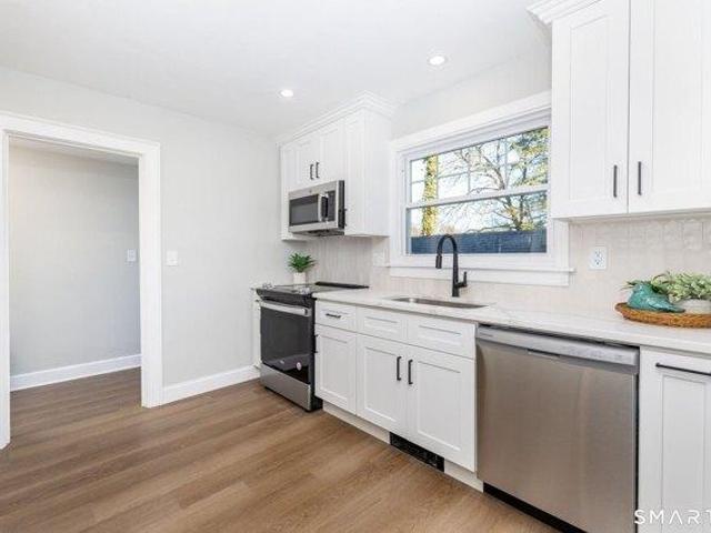 house with 3 bedroom, Hamden CT ES104295632