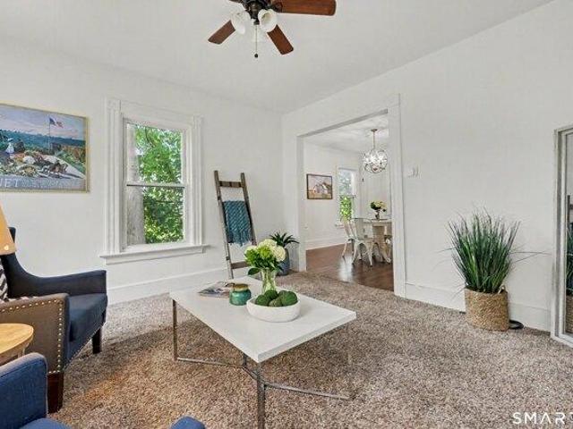 house with 3 bedroom, Hamden CT ES105416460