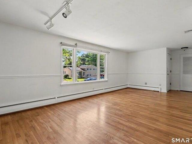 house with 3 bedroom, Hamden CT ES105126072